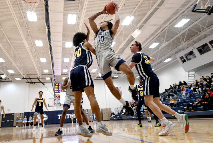 Tritons fall short | News, Sports, Jobs - Messenger News